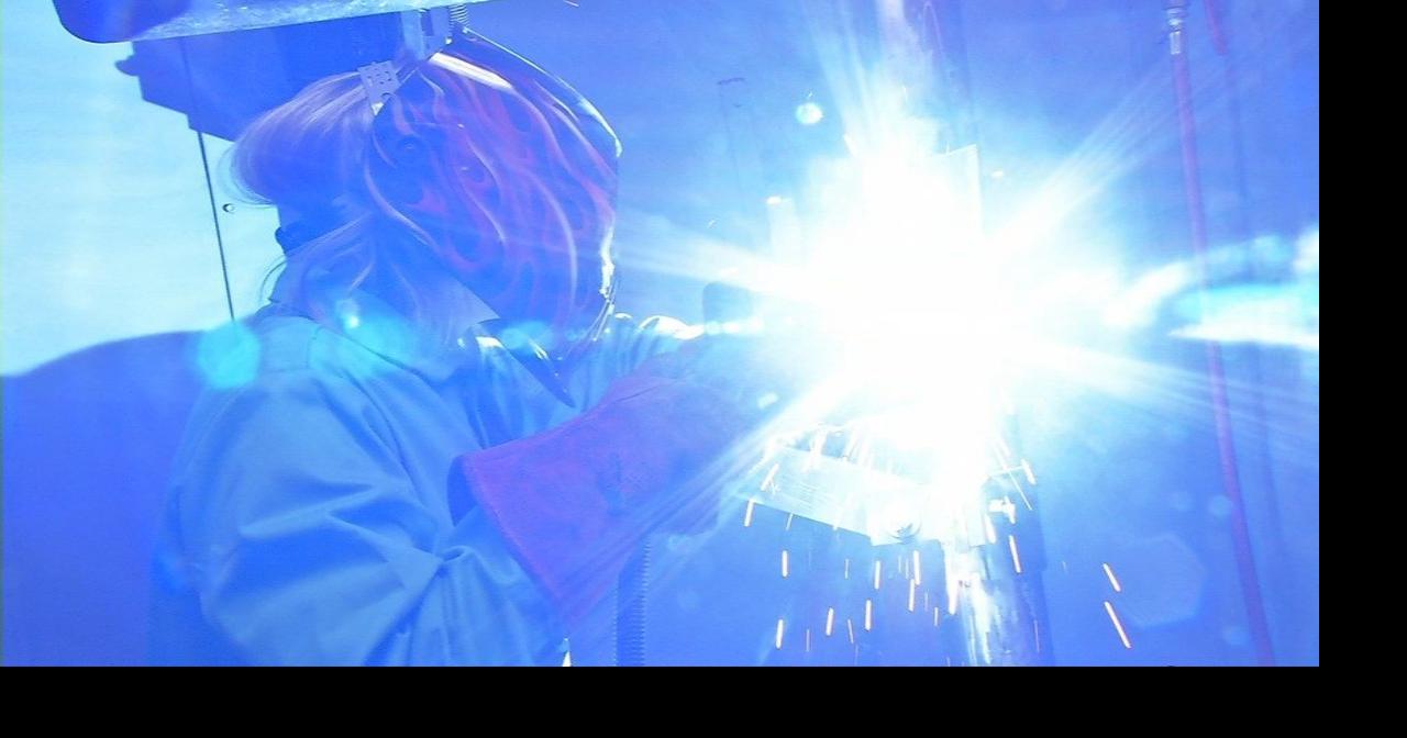 New program teaches welding to women in southern Indiana prison | Local ...