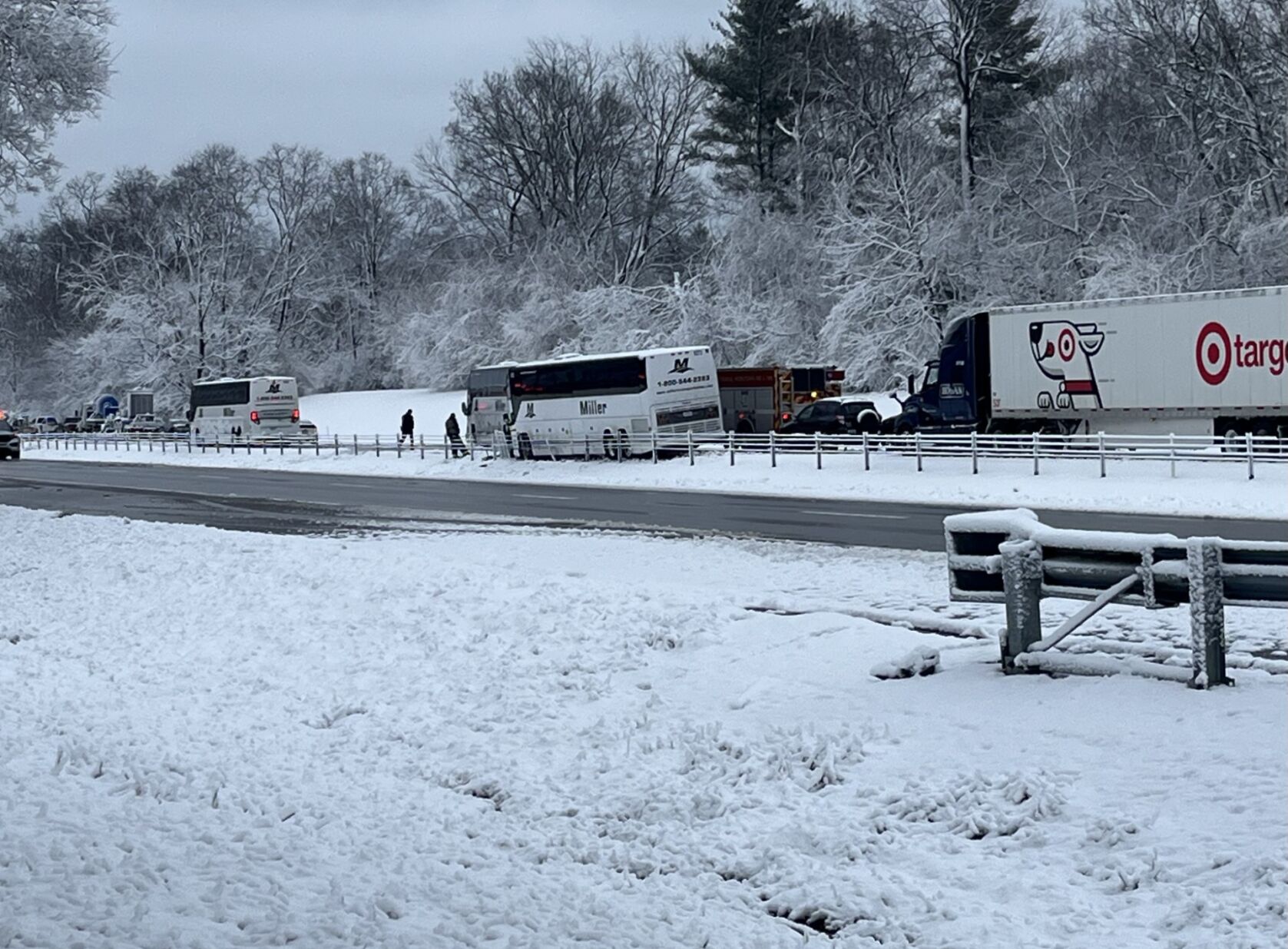 At least 8 injured after tour buses crash on Interstate 71 in ...