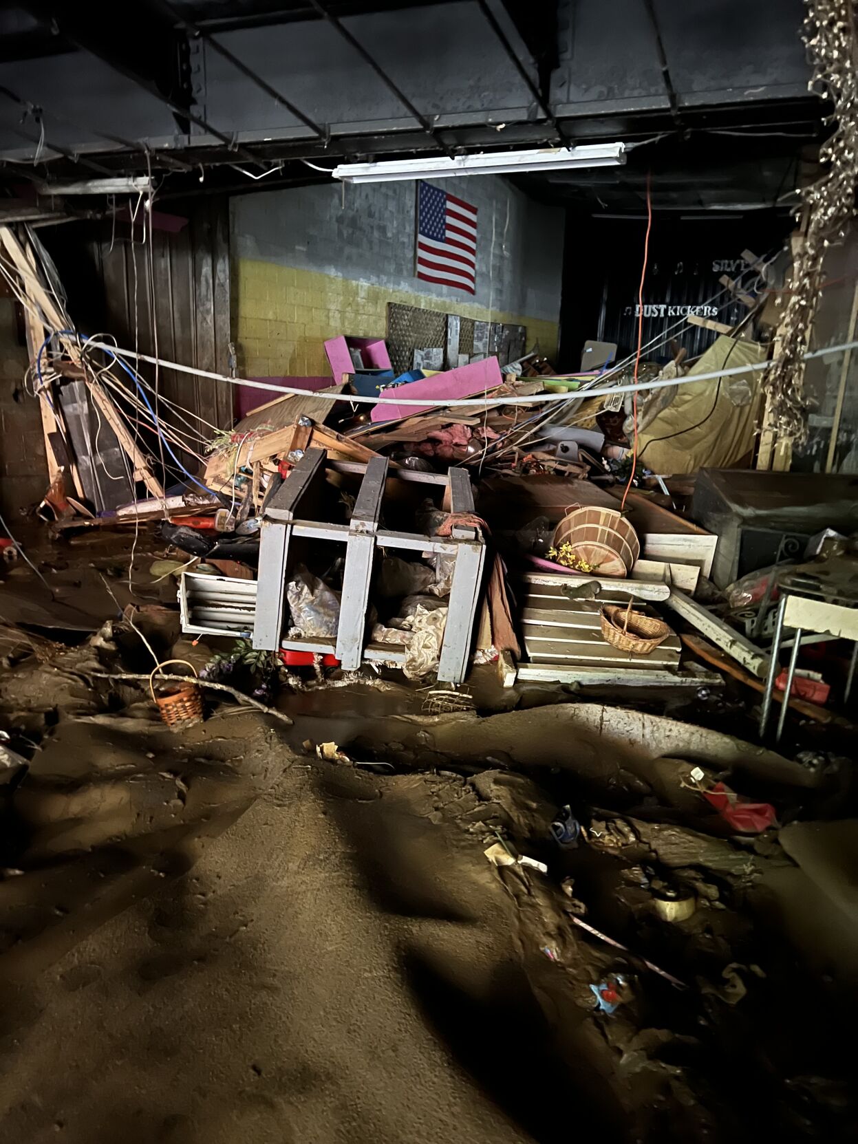 Small eastern Kentucky town leans on each other to get through ...