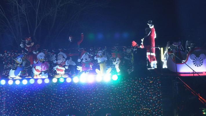 Zoneton firefighters busy decorating Santa Truck for 27th year of ...
