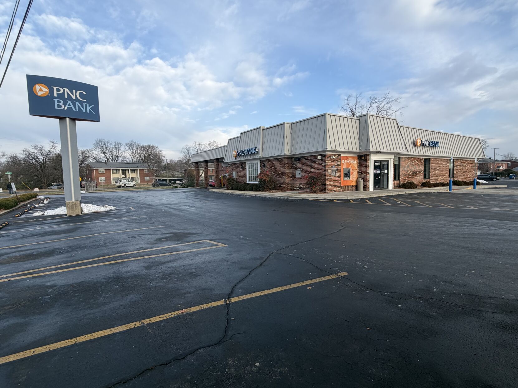 Police investigating bank robbery Saturday morning in Louisville's Bon ...
