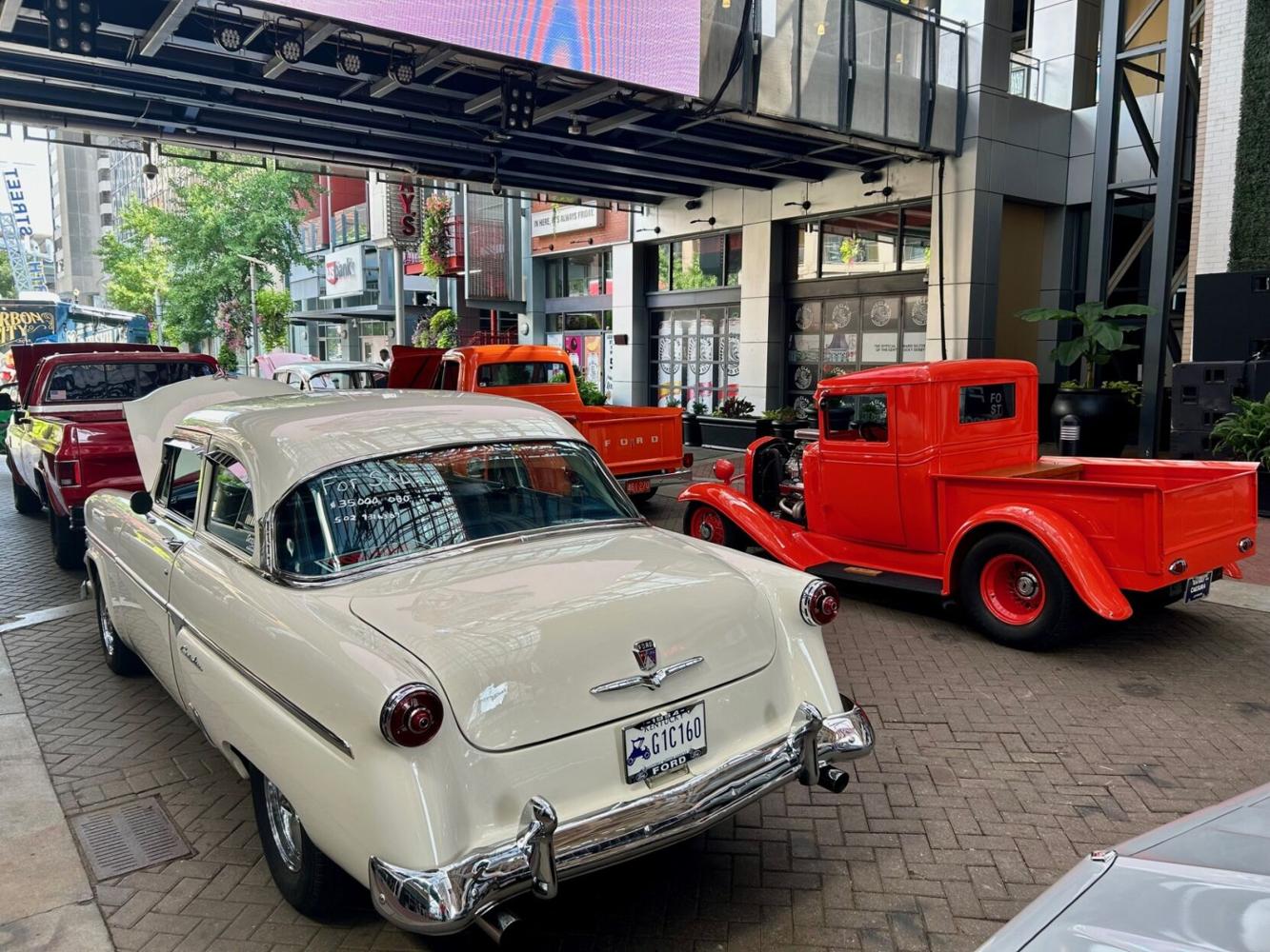 Street Rod Nationals roll into Louisville for one of America's largest car shows | Local News ...