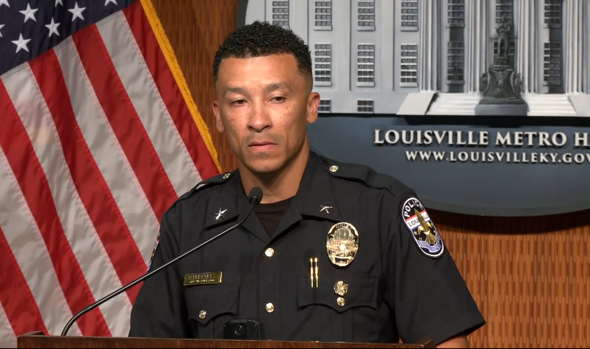 Mayor names Paul Humphrey Louisville police chief, calling him a ...