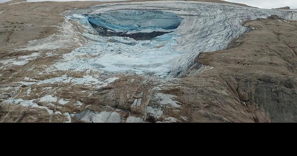 Italian National Alpine and Cave Rescue Corps shows the glacier in ...
