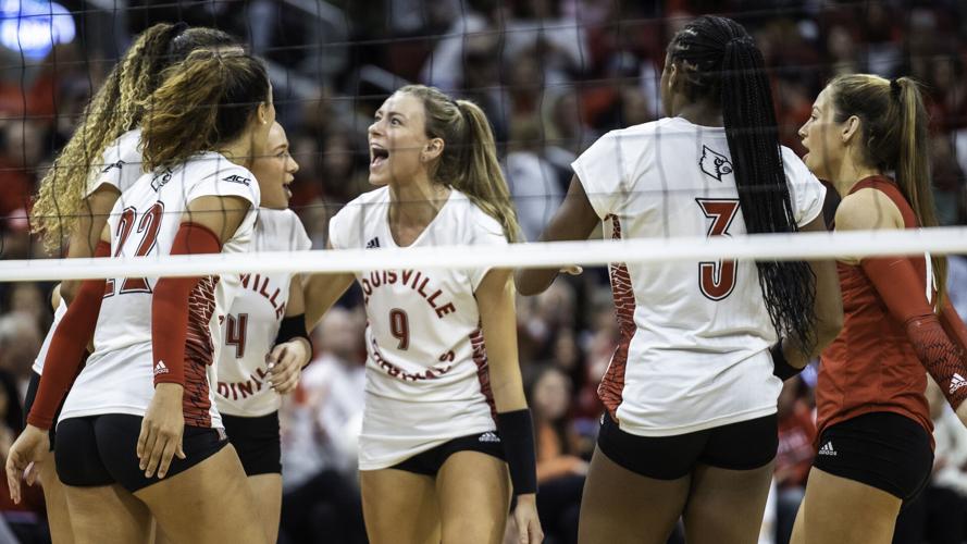 CRAWFORD | Record crowd shows No. 4 Louisville volleyball the love in ...