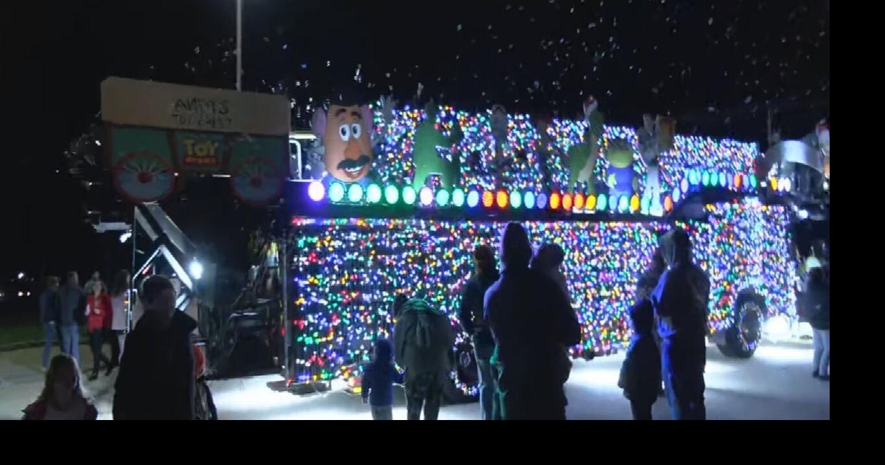 IMAGES | Zoneton firefighers unveil 2024 Santa Truck | | wdrb.com