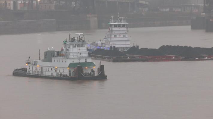 10 coal barges break loose on Ohio River near McAlpine Lock and Dam ...