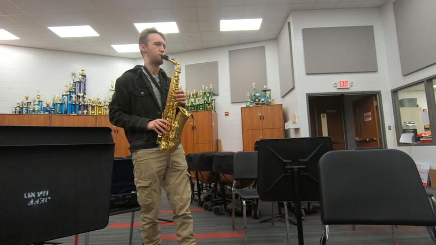 Jeffersonville High School senior earns scholarship to prestigious ...