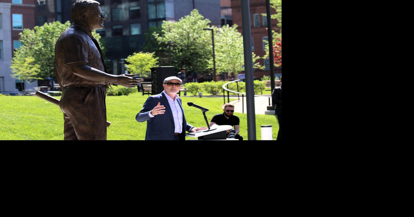 'True to form' | Humana co-founder David Jones memorialized in bronze ...