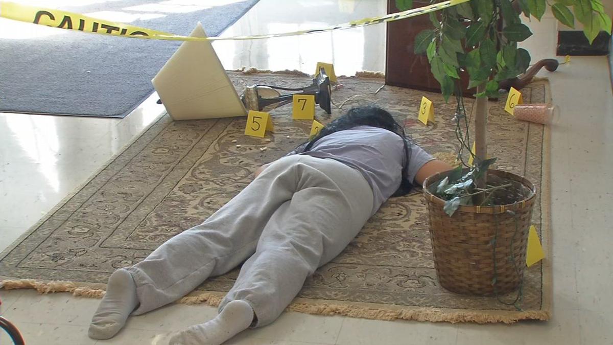 Christian Academy of Louisville students learn by walking into 'crime ...