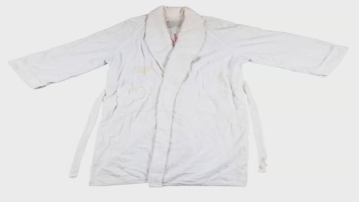 Walkout robe worn by Muhammad Ali up for auction | Local News | wdrb.com