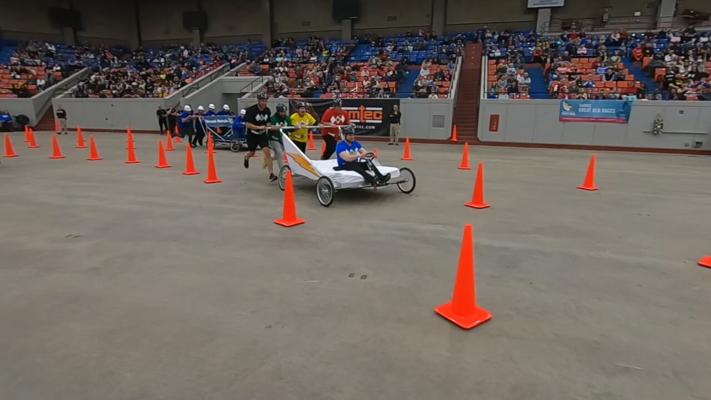 'Bed racing' | Kentucky Derby Festival holds annual Great Bed Races ...