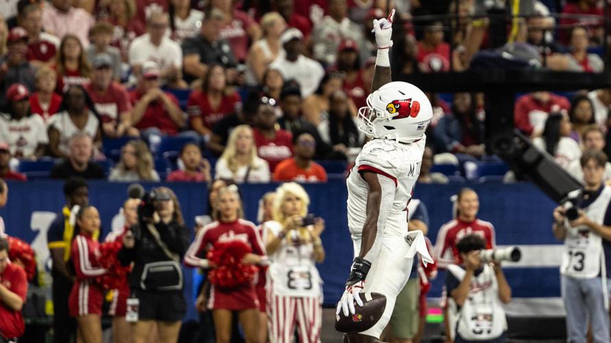 BOZICH | Louisville waves goodbye to Indiana with gritty 21-14 win ...