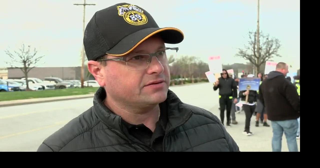 Sysco workers form picket line on National Turnpike as strike begins ...