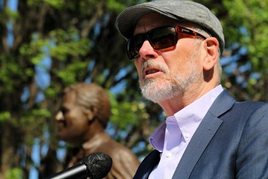 'True to form' | Humana co-founder David Jones memorialized in bronze ...