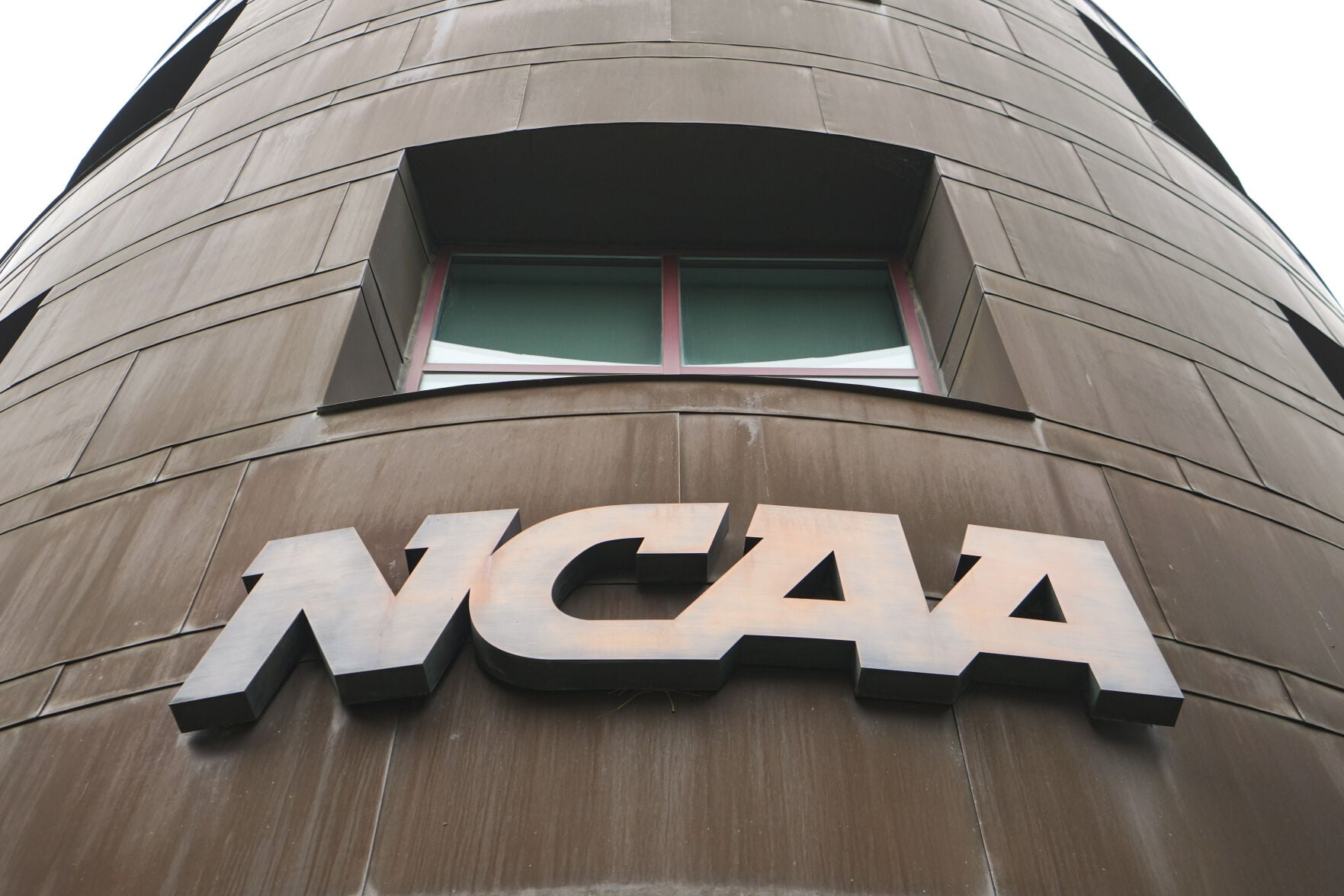 CRAWFORD | Senate bill aims to rebuild order in a college sports system ...