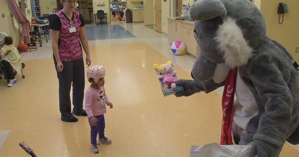 WDRB, Snow Fox deliver toys to Home of the Innocents | Local News ...