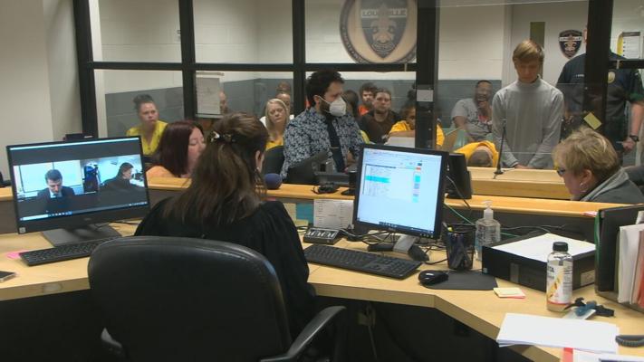 Judge lowers bond for JCPS teacher accused of groping adult men | Crime Reports | wdrb.com