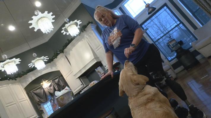 Mom who lost legs shielding kids from Henryville tornadoes continues to ...