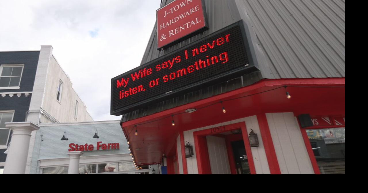 'We sell fresh chicken poop' | Funny hardware store sign turns heads in ...