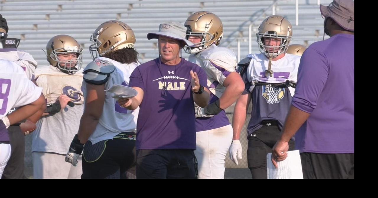 Male Bulldogs ready to battle rival Ballard in 2022 playoffs rematch ...