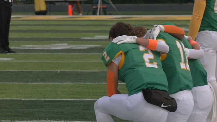 Floyd Central football team honors fallen teammates on emotional senior ...