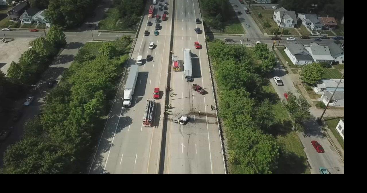 2 people killed in crash on Watterson Expressway | News | wdrb.com