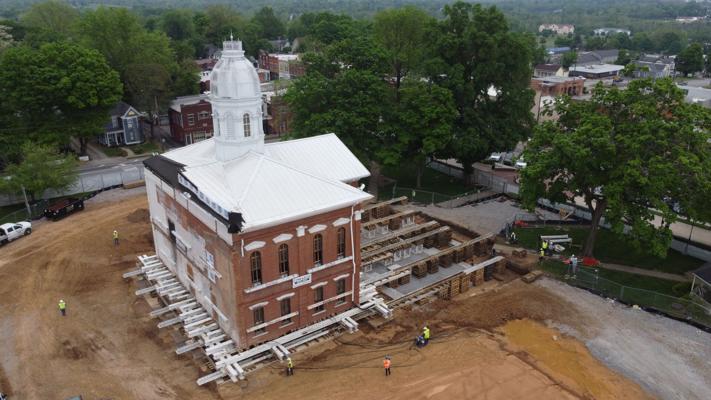 FINAL MOVE | Oldham County Courthouse on a very slow move to its new ...