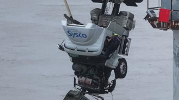 Rescue crews pull driver from semitruck hanging over Ohio River after ...