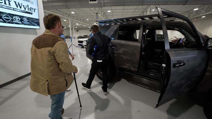Wounded Kentucky veteran surprised with new vehicle | Local News | wdrb.com