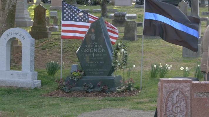 Memorial ceremony held in honor of fallen Louisville police officer ...
