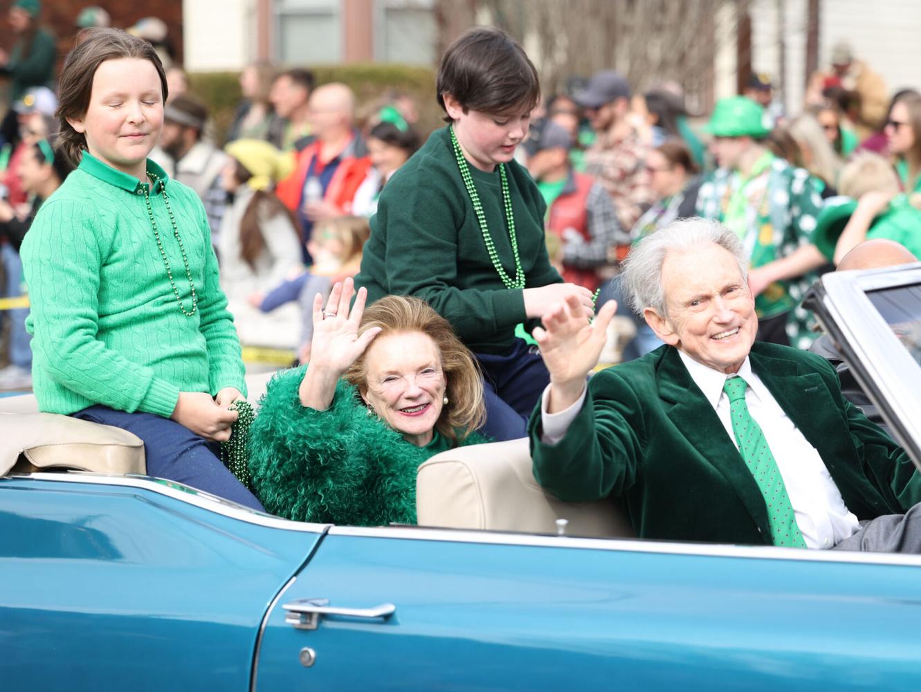 Former Louisville Mayor Harvey Sloane writes book about his time in ...