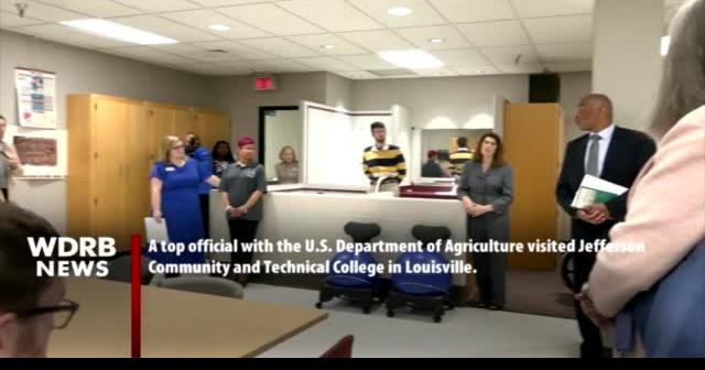 USDA under secretary visits JCTC food pantry, talks with students ...