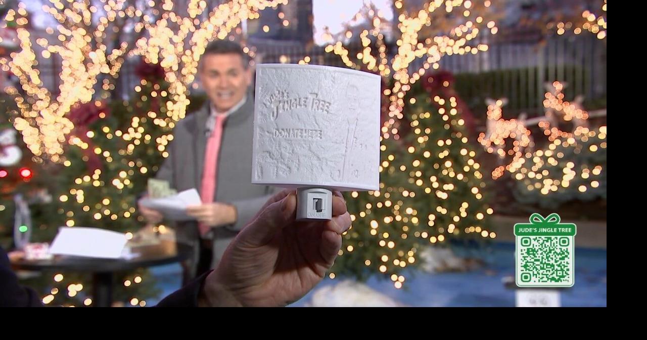 Jude receives a special Jingle Tree handmade nightlight | | wdrb.com