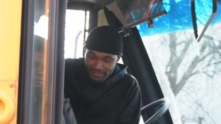 JCPS bus driver going viral after he bought PJs for 1st grader who didn ...