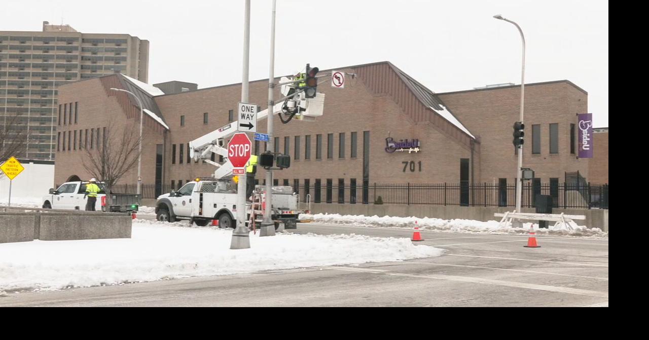 Traffic lights replaced with stop signs in downtown Louisville ...