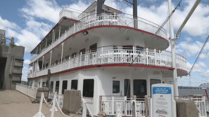 Belle of Louisville scratches from Great Steamboat Race, sister vessel ...