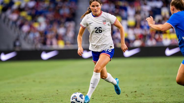 Racing Louisville Rookie Emma Sears Stars In Uswnt Debut Louisville