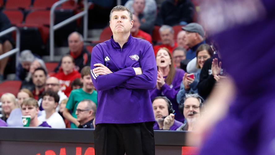 CRAWFORD | For Kentucky Wesleyan, a timely upset of Louisville lifts campus spirits | Sports ...