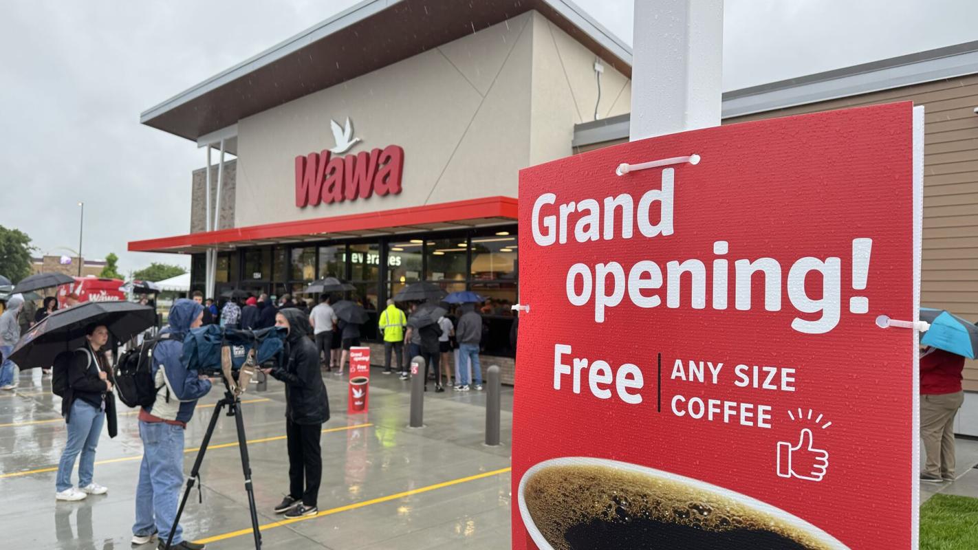Crowds line up for Wawa grand opening on Veterans Parkway in ...