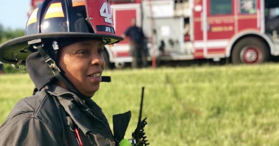 1st female firefighter at Jeffersonville Fire Department retiring after ...