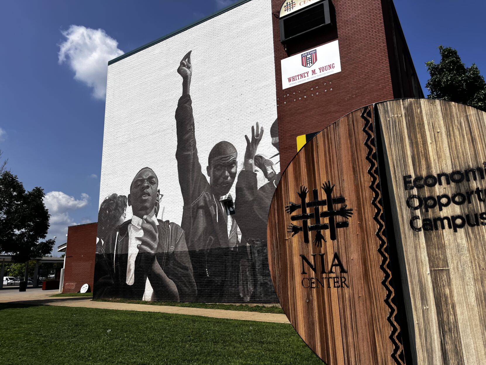 TARC board authorizes talks to sell NIA Center to West Louisville Dream ...