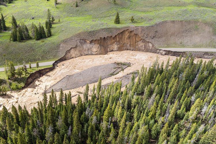YELLOWSTONE NATIONAL PARK: The Factors That Led To Catastrophic ...