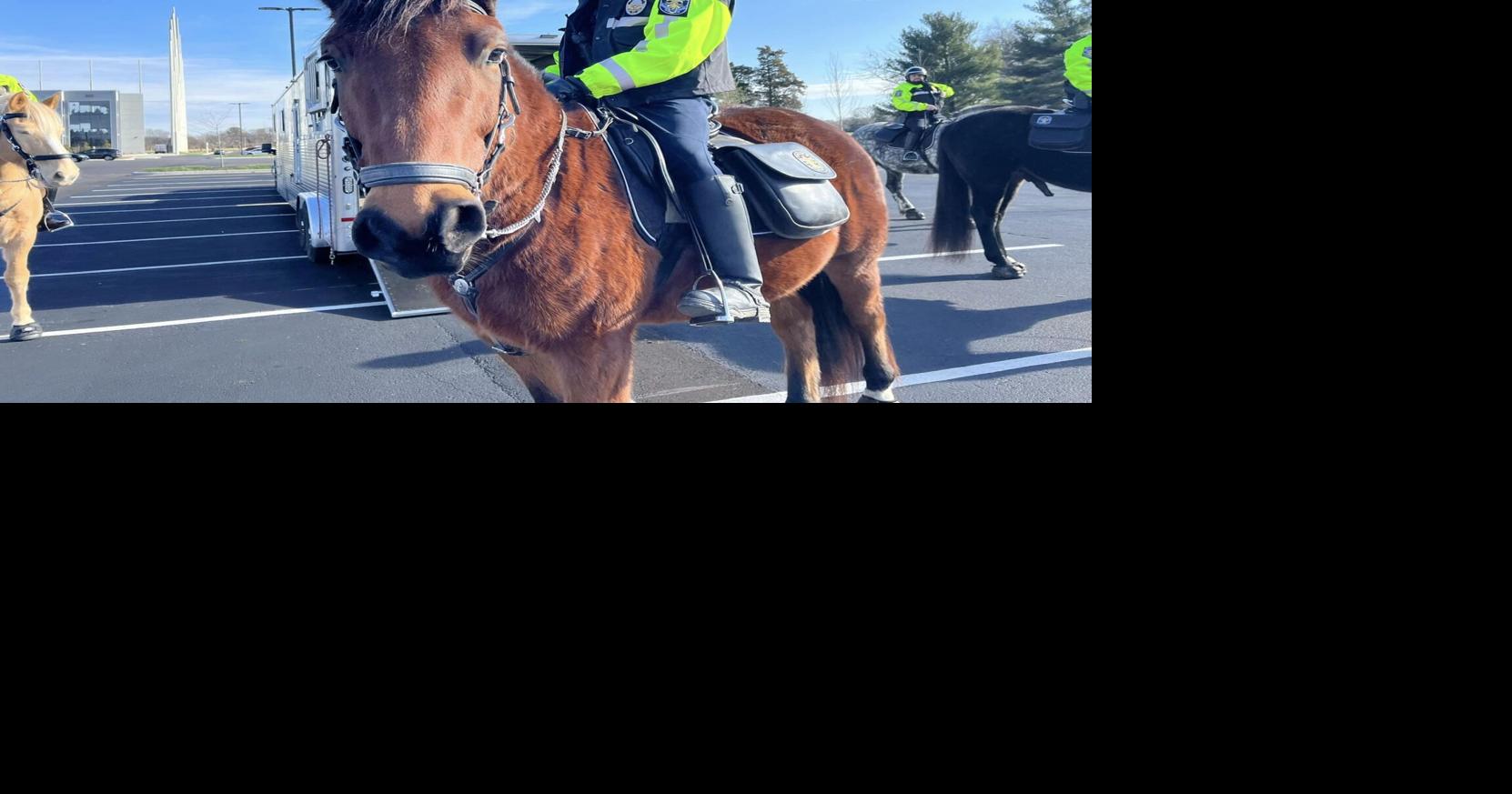LMPD's mounted patrol enhancing security at shopping areas this holiday ...