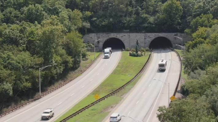 6-mile stretch of I-64 East in Louisville reopens a day 'earlier than ...