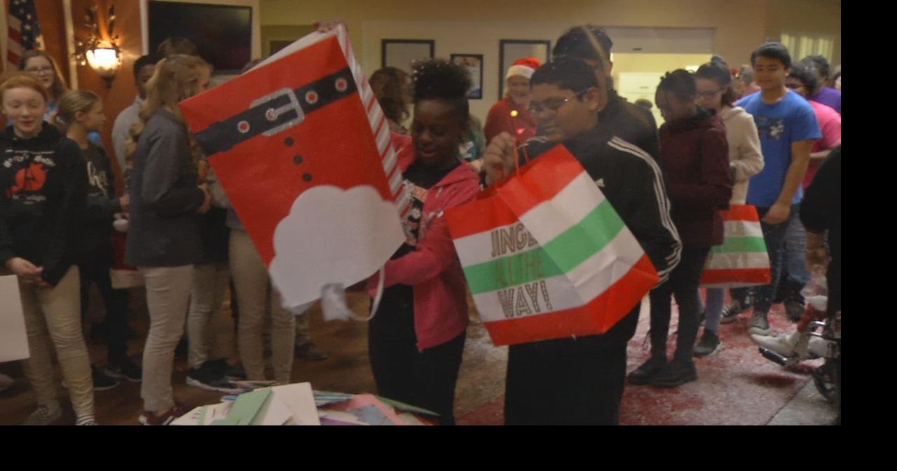 IMAGES | JCPS students help deliver 'Operation Holiday Card' campaign ...