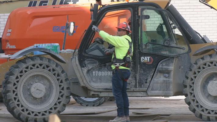 High tech is improving cell service at Churchill Downs | Local News ...