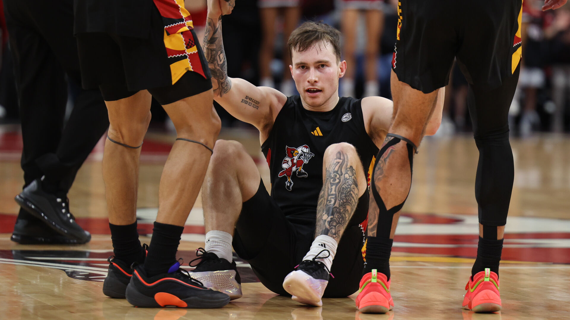 Will Reyne Smith rain threes in Louisville's finale? His status remains ...
