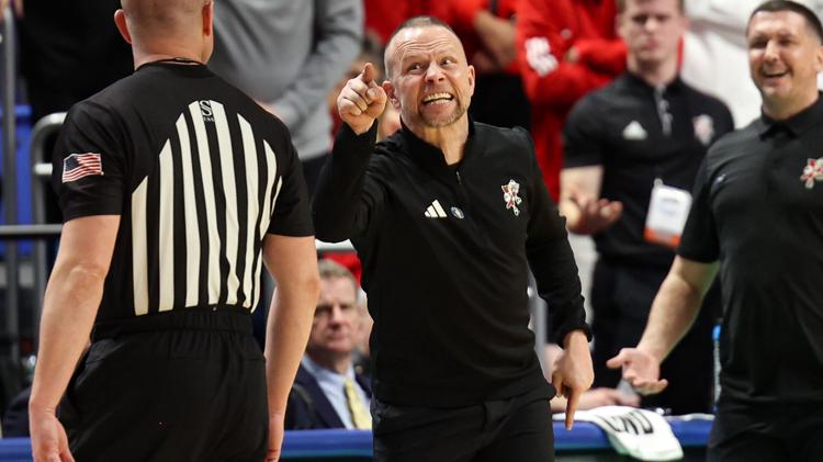 Freedom Hall comeback set as Louisville renews rivalry with Cincinnati ...