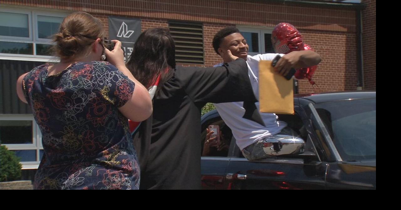 IMAGES | Pleasure Ridge Park High School holds drive-by for class of ...